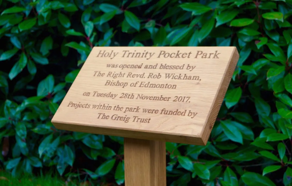 Commemorative Plaques | MakeMeSomethingSpecial