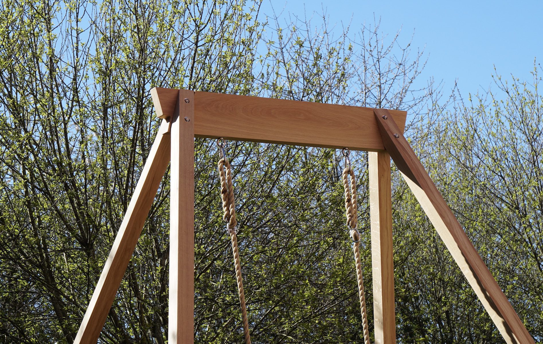 Single Oak Garden Swing Frame | MakeMeSomethingSpecial.com